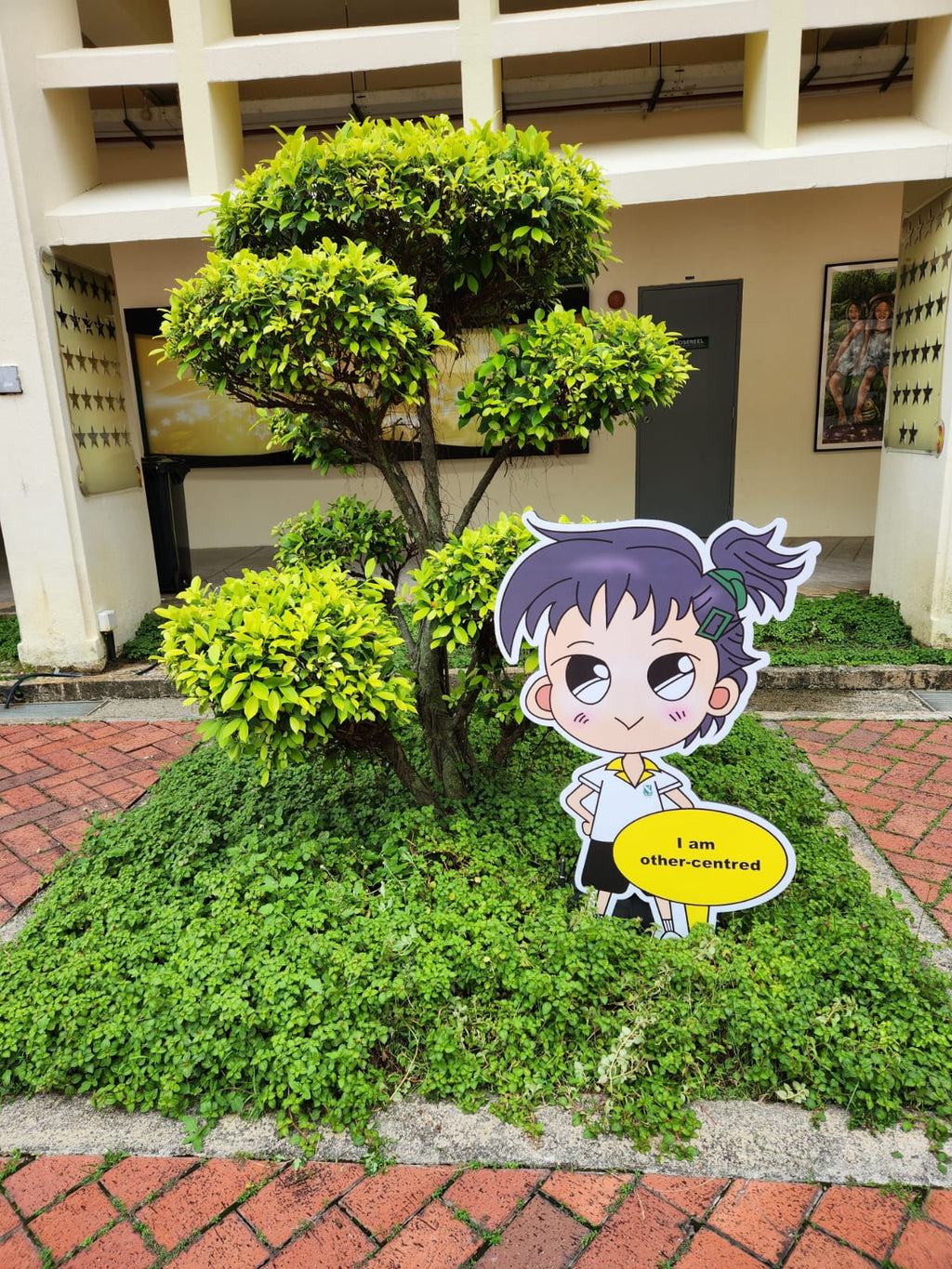 Die-Cut Shapes & Standees with Vinyl Print – Build & Cut